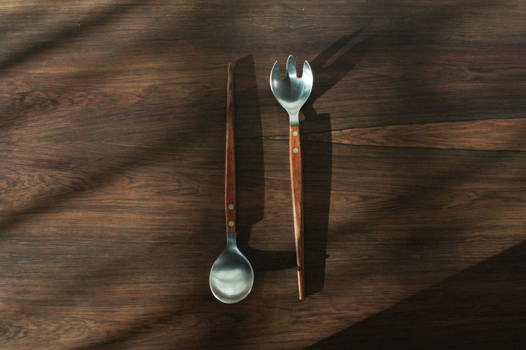 Mid-Century Modern Danish Modern Spoons, 1960s, Set of 2 for sale at Pamono