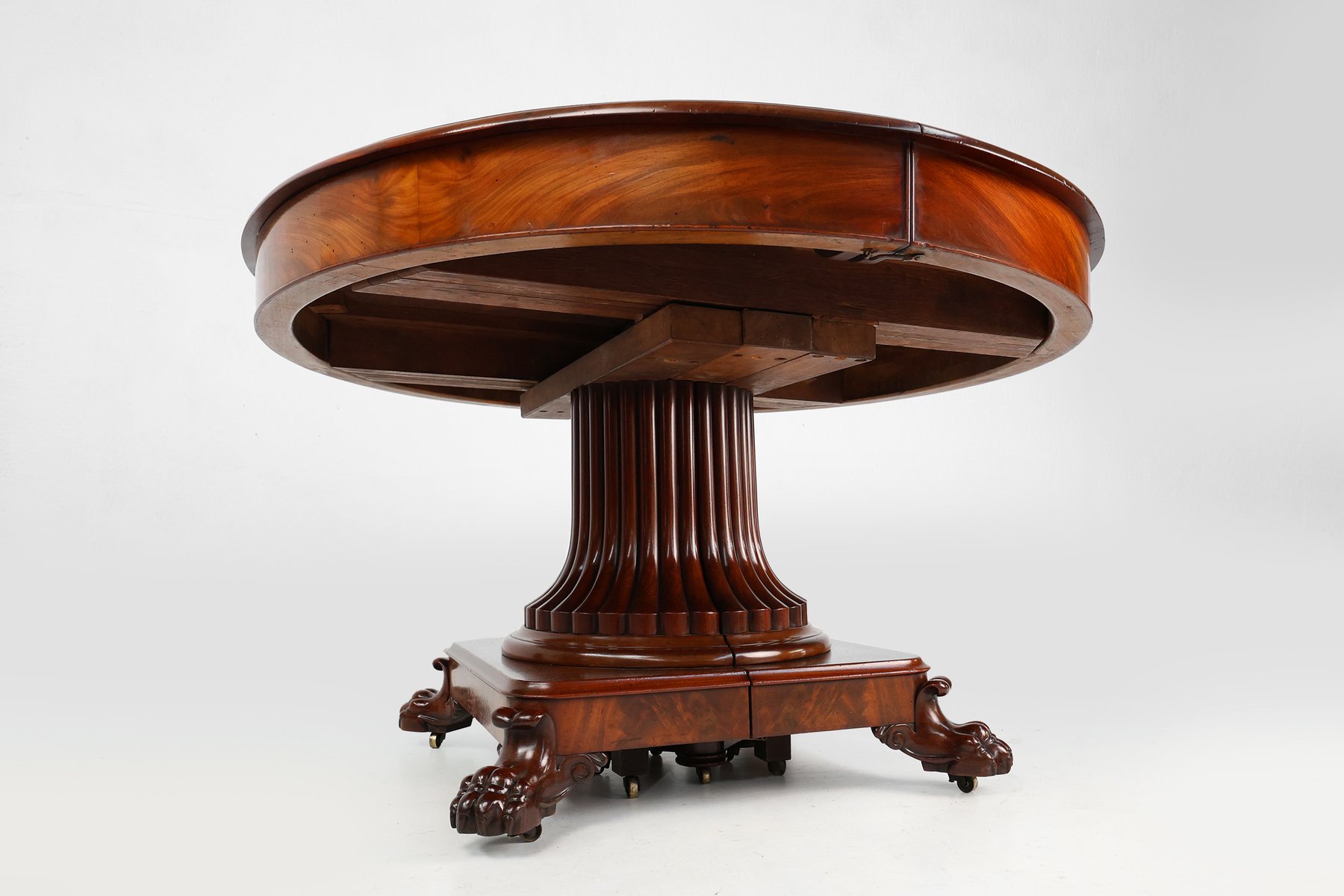English Victorian Extendable Dining Table, 1830s for sale at Pamono