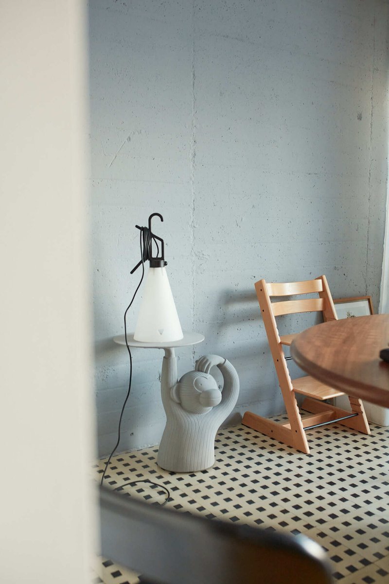 White Monkey Side Table by Jaime Hayon for BD Barcelona for sale at Pamono