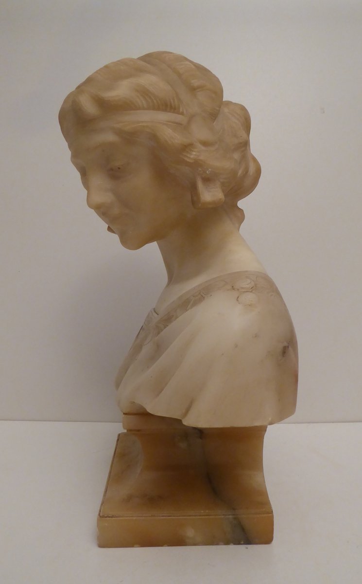Antique Art Nouveau Carved Alabaster Bust, 1920s for sale at Pamono