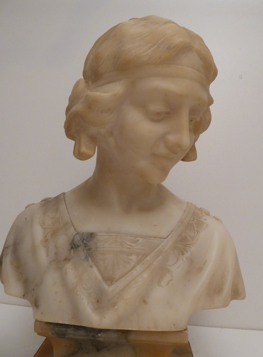 Antique Art Nouveau Carved Alabaster Bust, 1920s for sale at Pamono