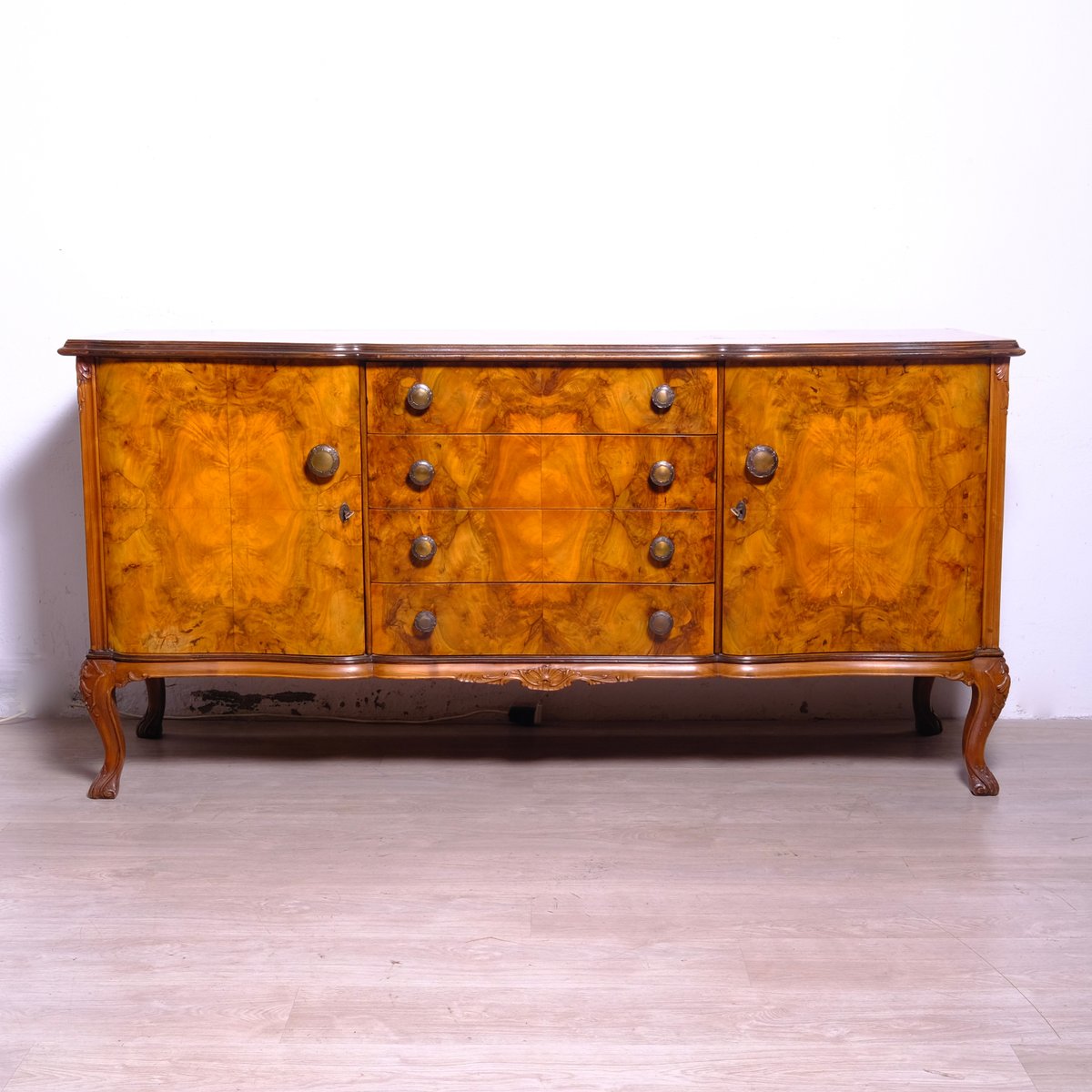Chippendale Sideboard with 2 Doors 4 Drawers & Illuminated and Mirrored ...