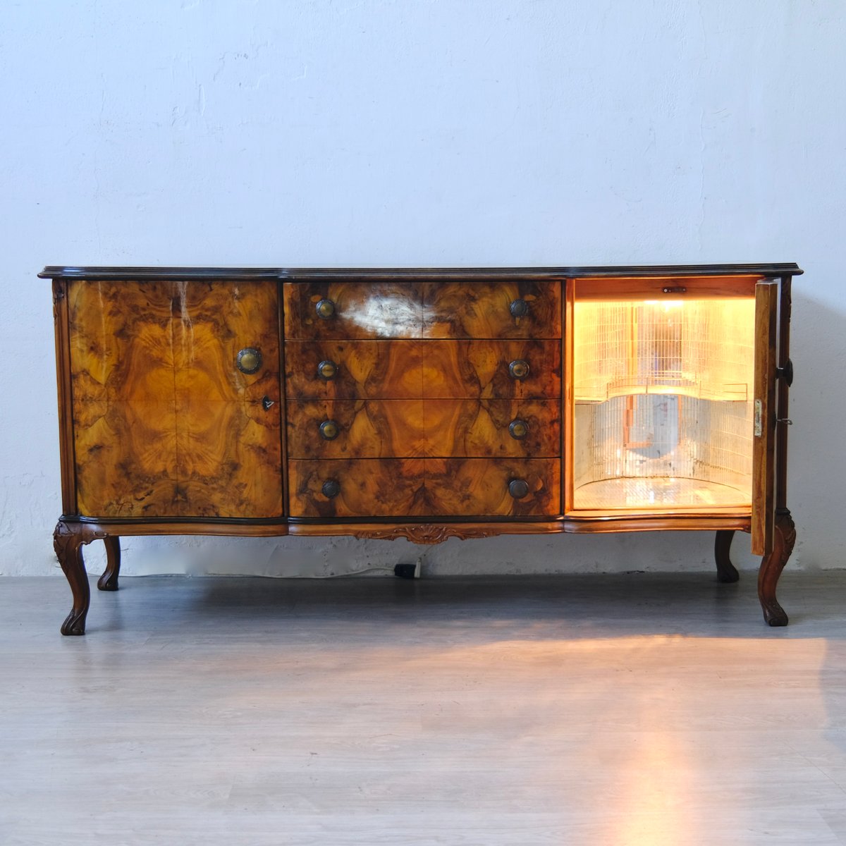 Chippendale Sideboard with 2 Doors 4 Drawers & Illuminated and Mirrored ...