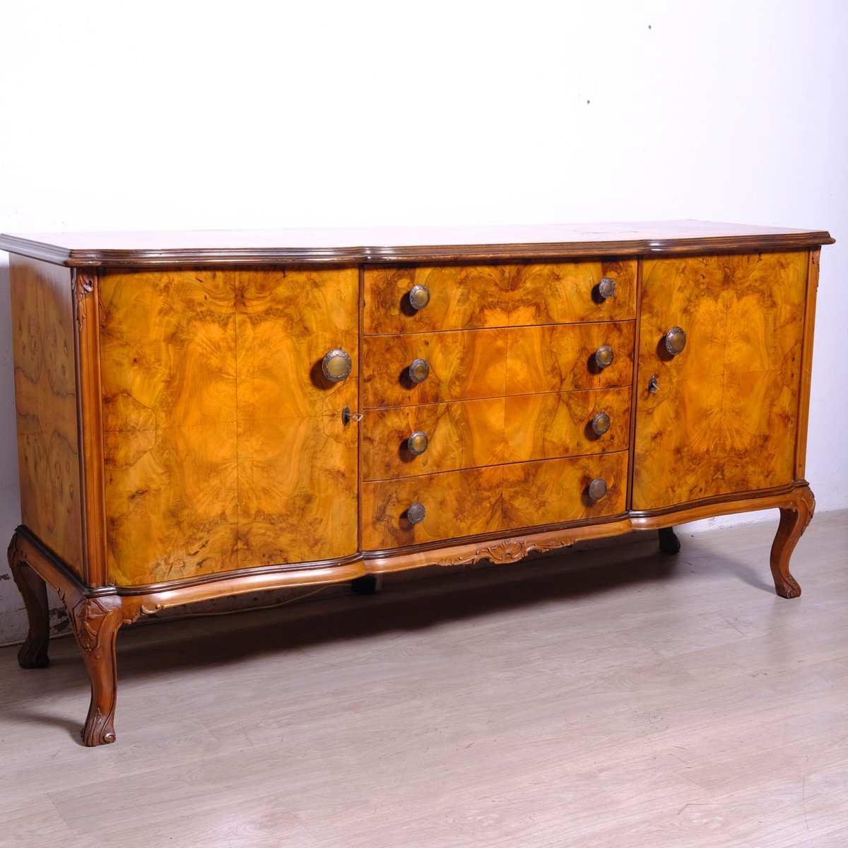 Chippendale Sideboard with 2 Doors 4 Drawers & Illuminated and Mirrored ...