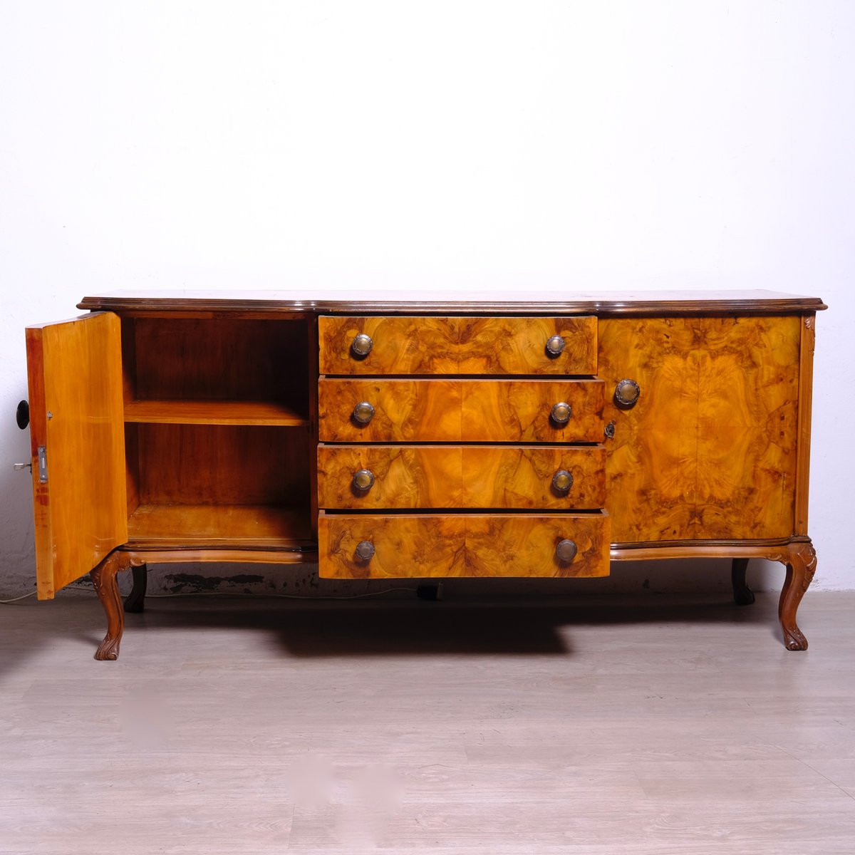 Chippendale Sideboard with 2 Doors 4 Drawers & Illuminated and Mirrored ...