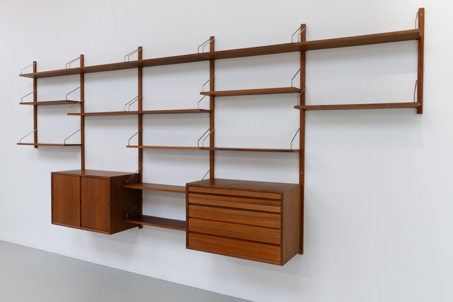 Modern Danish 5-Bay Modular Walnut Wall Unit by Poul Cadovius for Cado ...