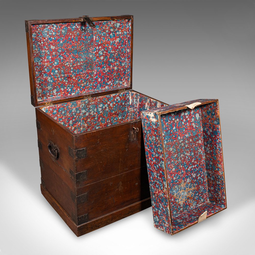 English Georgian Iron Bound Oak Storage Trunk for sale at Pamono