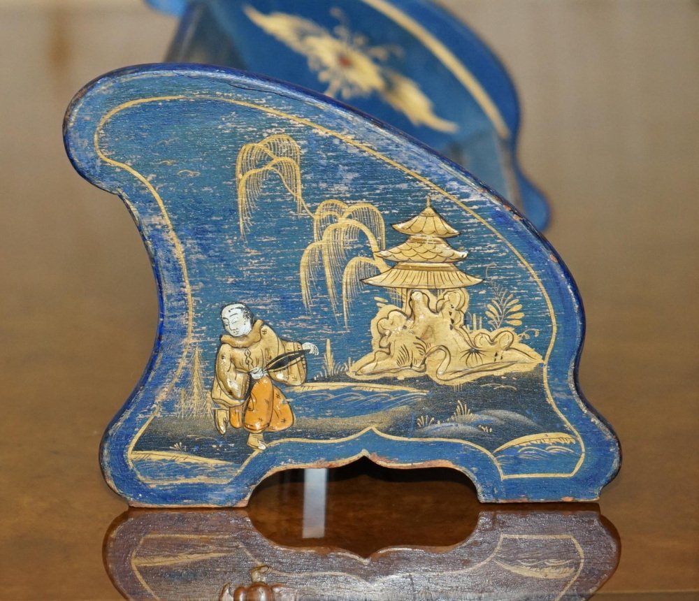 Small Chinese Chinoiserie Bookshelf, 1920s for sale at Pamono