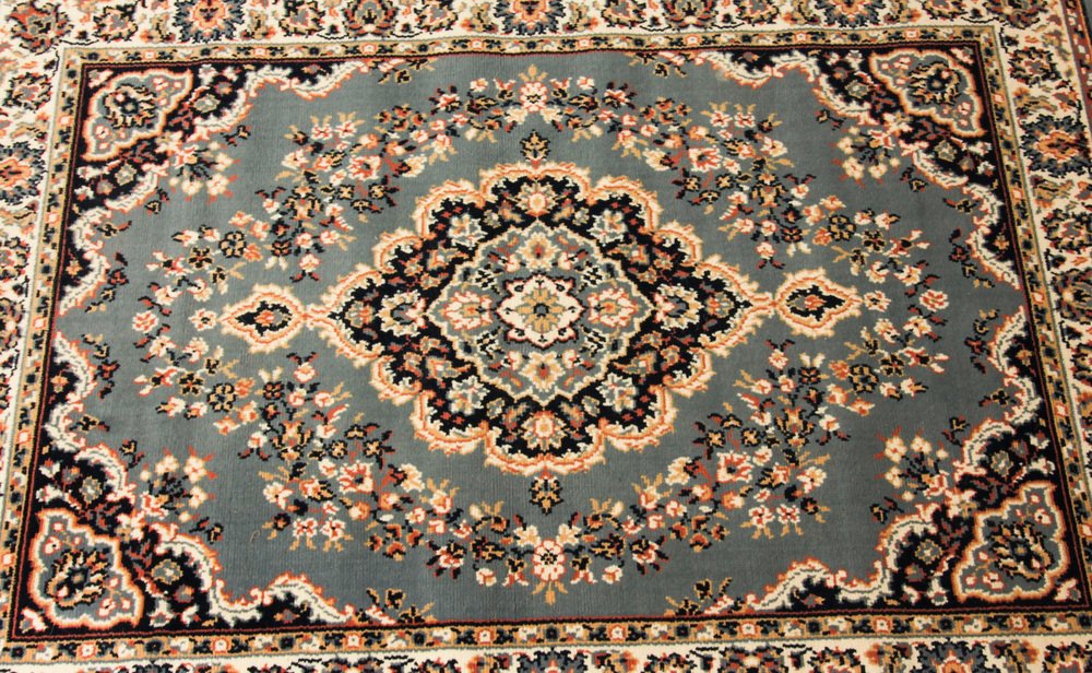 Vintage Middle Eastern Rug for sale at Pamono