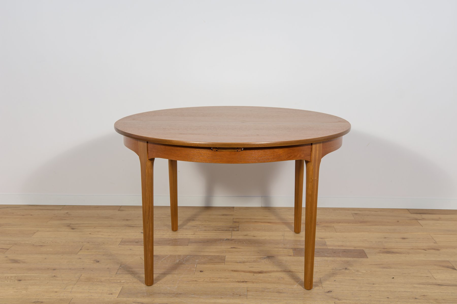 Mid-Century Round Teak Extendable Dining Table from Nathan, 1960s for ...