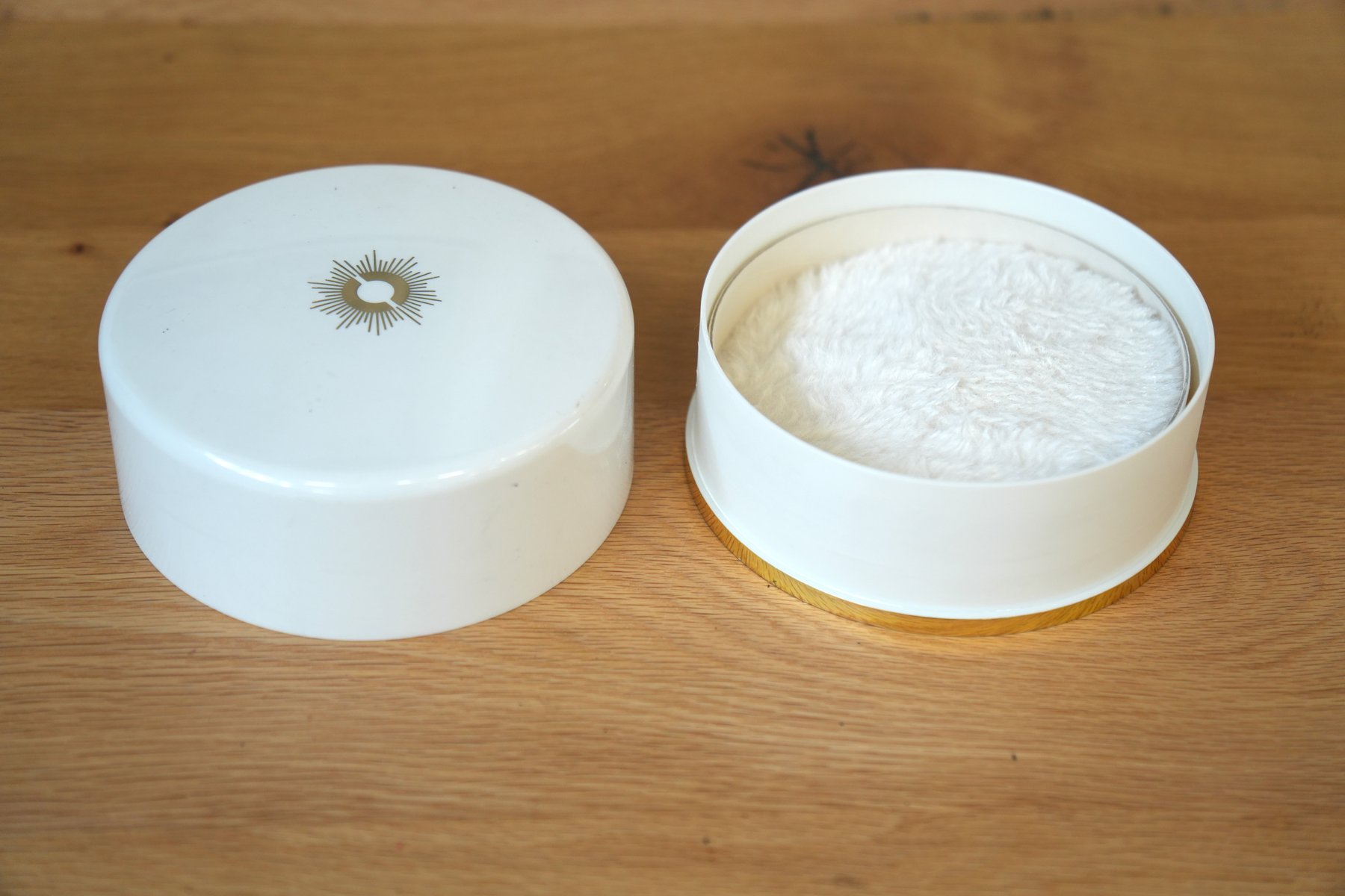 Vintage French Vanity Dusting Powder from Caron Bellodgia for sale at ...
