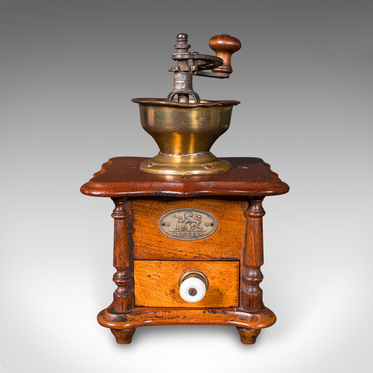 Vintage German Manual Coffee Grinder in Oak, 1930 for sale at Pamono