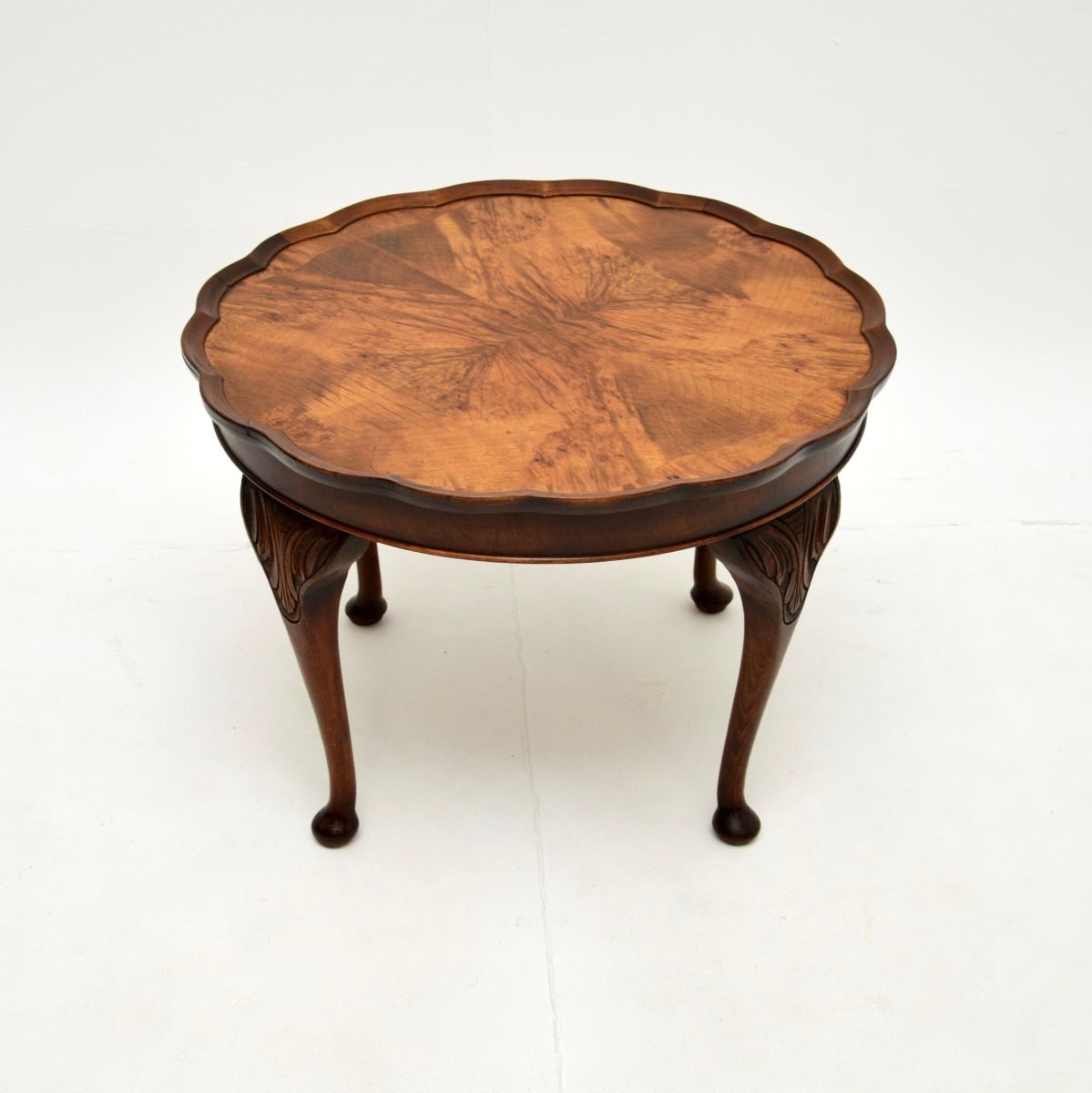 Figured Walnut Pie Crust Coffee Table, 1920s for sale at Pamono