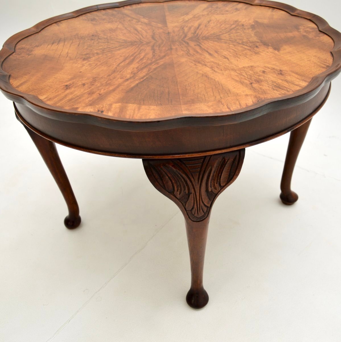 Figured Walnut Pie Crust Coffee Table, 1920s for sale at Pamono