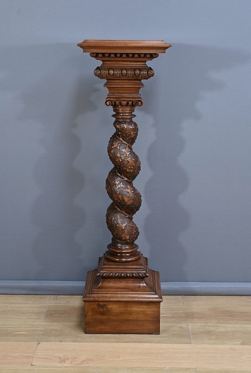Swivel Column in Walnut, 1900s for sale at Pamono