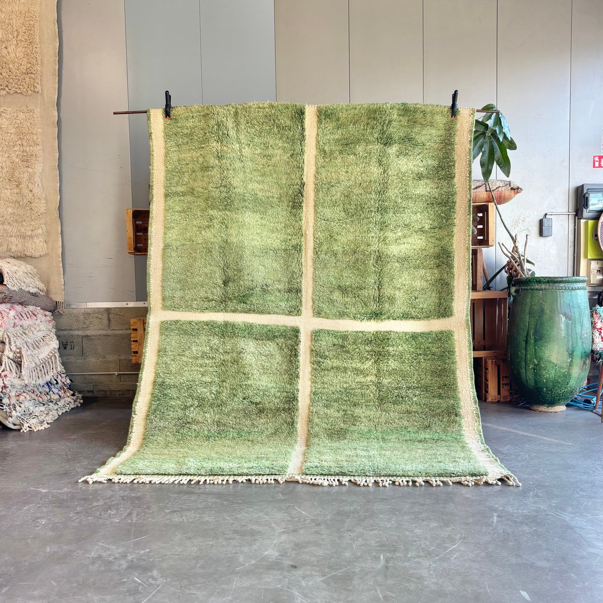 Handmade Mrirt Berber Rug, 1990s for sale at Pamono