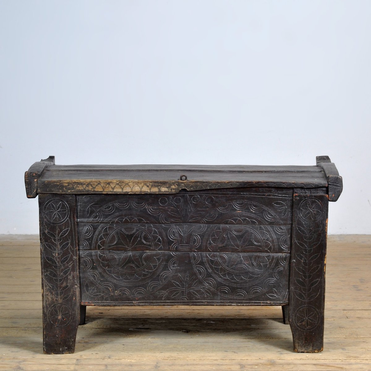 Antique Shepherd's Chest, 1850s for sale at Pamono
