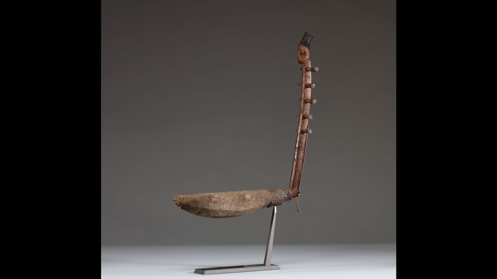 Carved Wooden Harp, Mangbetu / Azande, DRC, Early 20th Century for sale ...