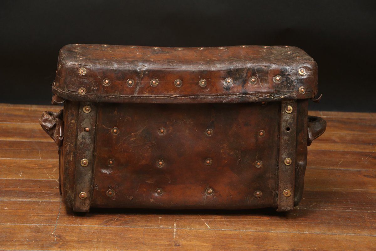 Thick Brown Leather Trunk, 1890s for sale at Pamono