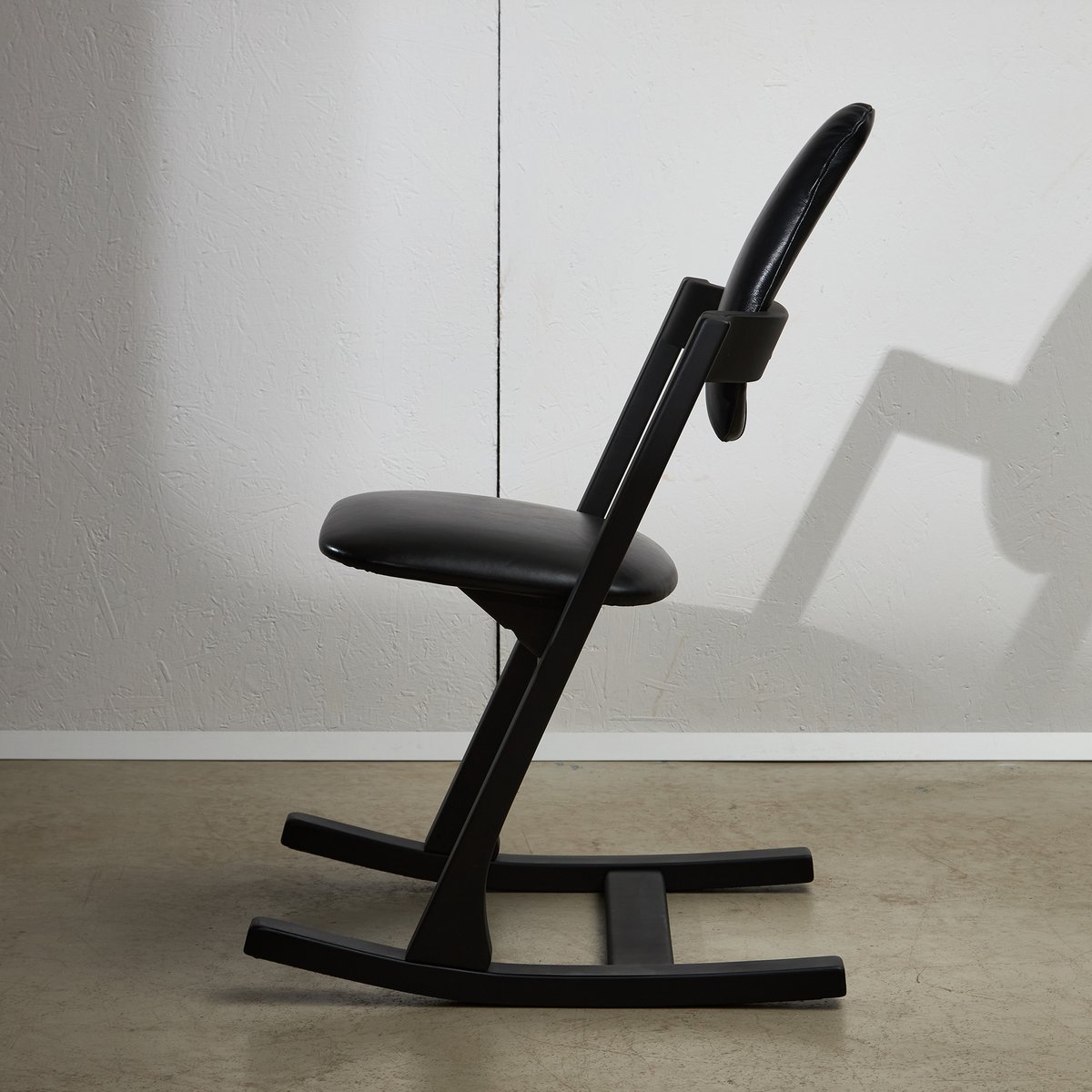 Black Leather Ergonomic Chair by Peter Opsvik for Stokke, 1983 for sale ...
