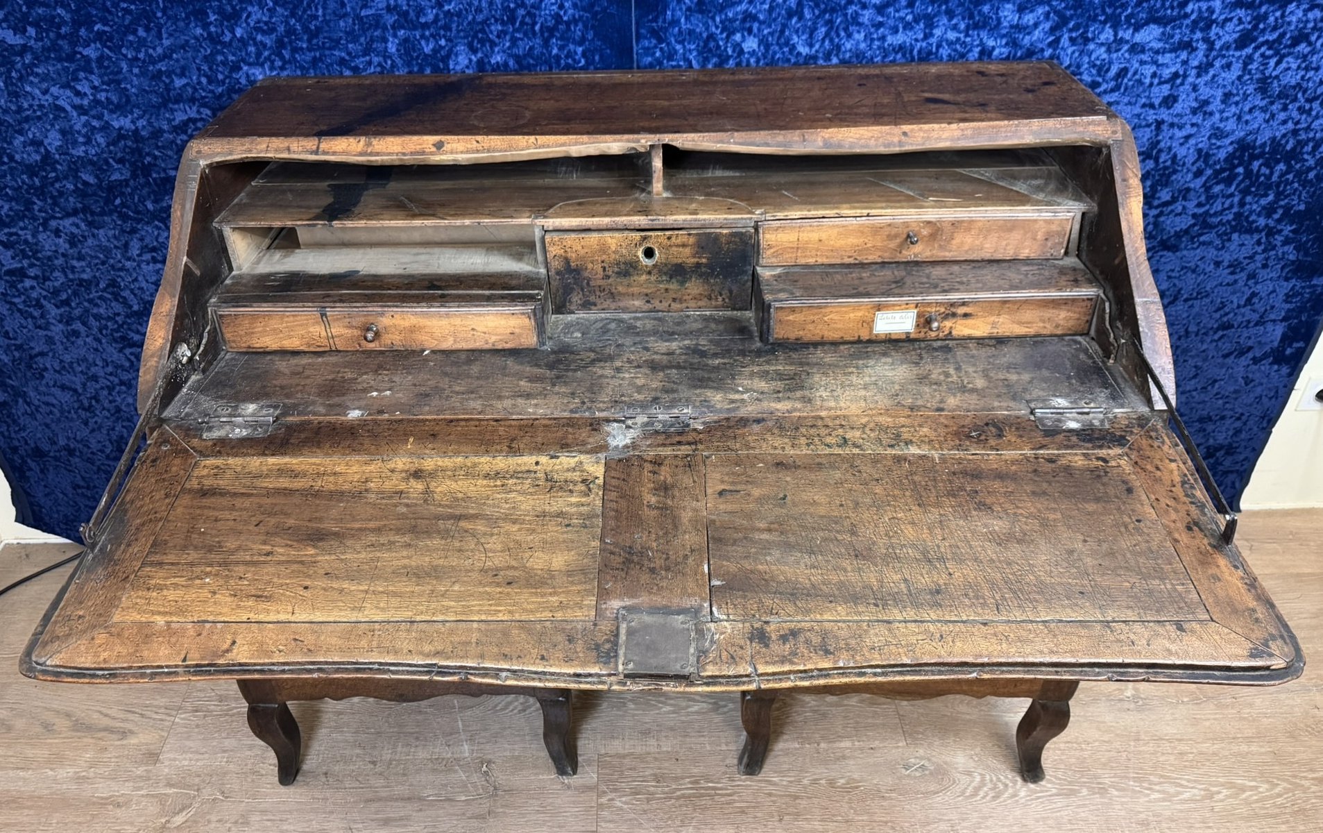 Bordeaux Sloping Desk in Walnut, 1750 for sale at Pamono