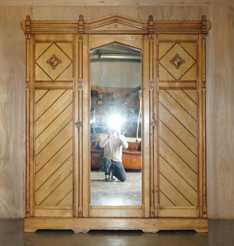 Victorian Aesthetic Movement Ash Wardrobe for sale at Pamono