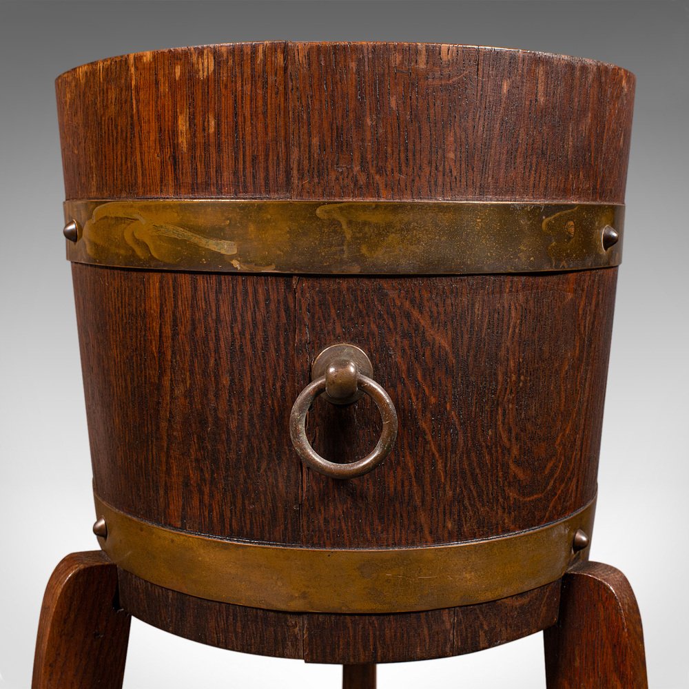 English Coopered Oak Planter, 1920s for sale at Pamono