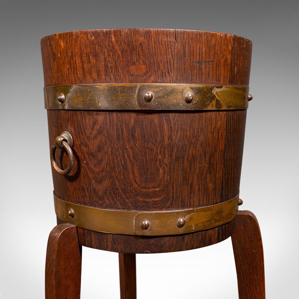 English Coopered Oak Planter, 1920s for sale at Pamono