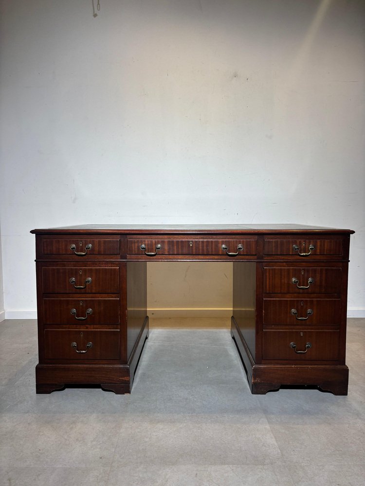 Antique English Desk in Leather for sale at Pamono
