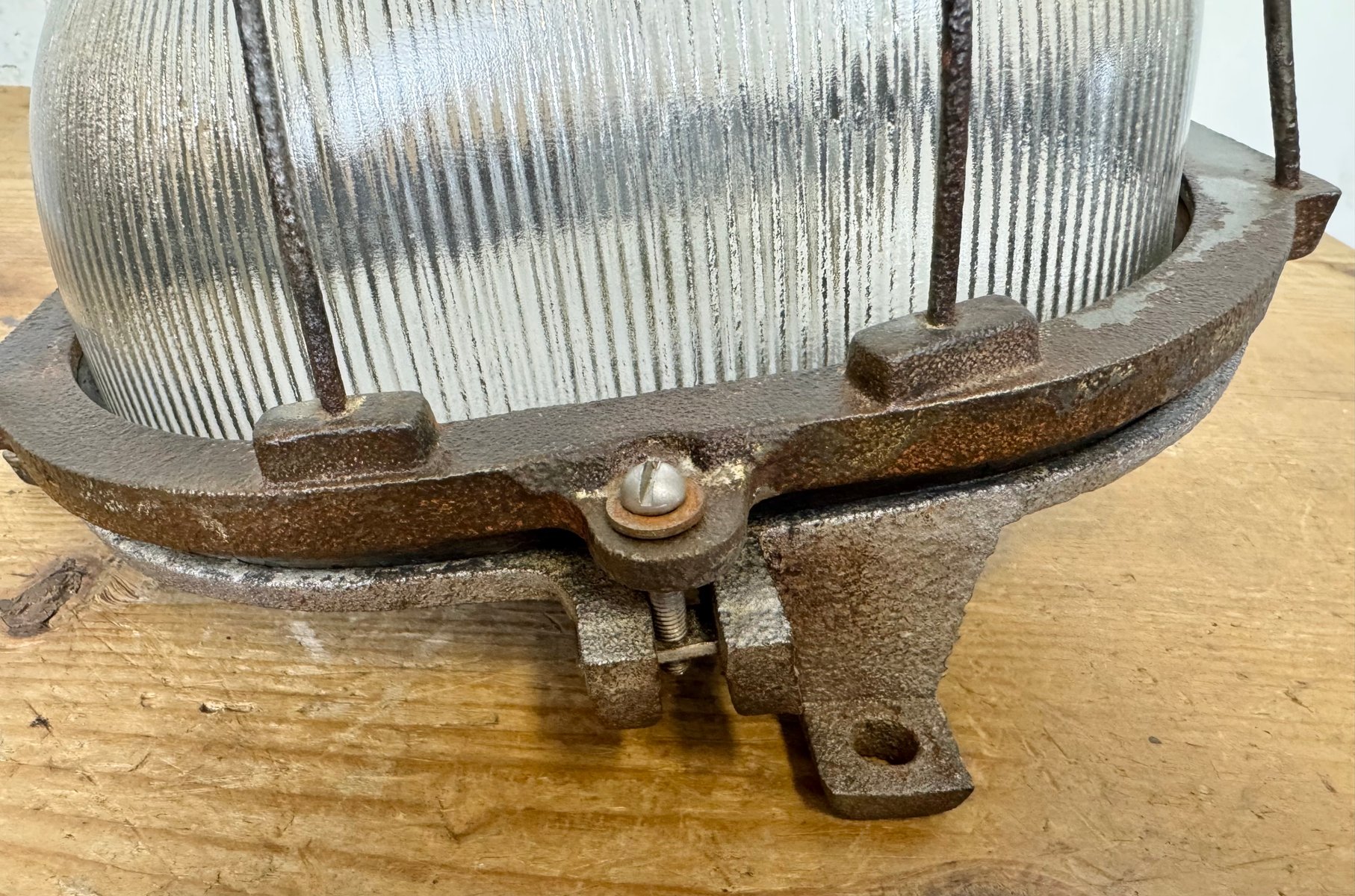 Vintage Industrial Cast Iron Wall Light, 1960s for sale at Pamono