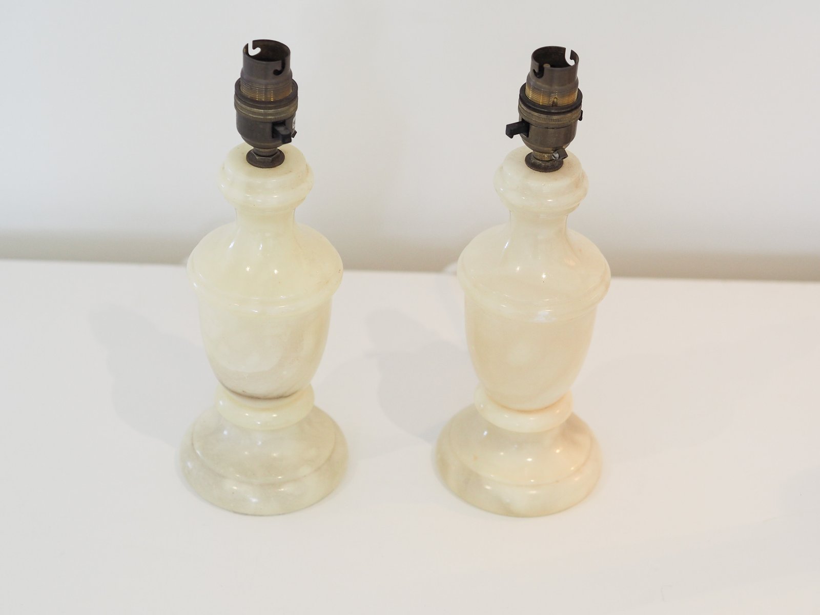 Ivory Alabaster Table Lamp by Marmo Lusso for sale at Pamono