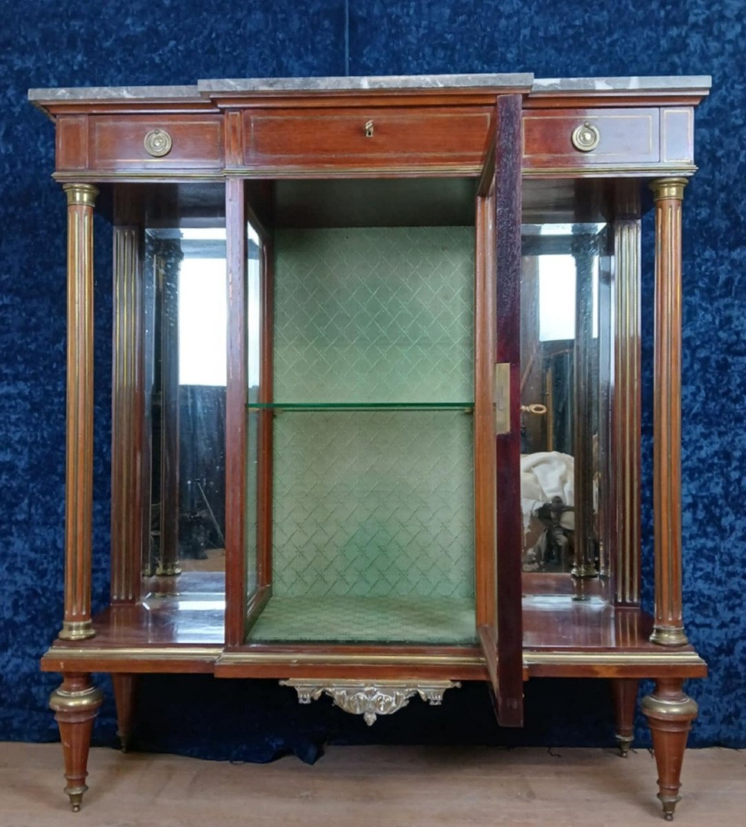 Parisian Louis XVI Mahogany Display Cabinet, 1800s for sale at Pamono