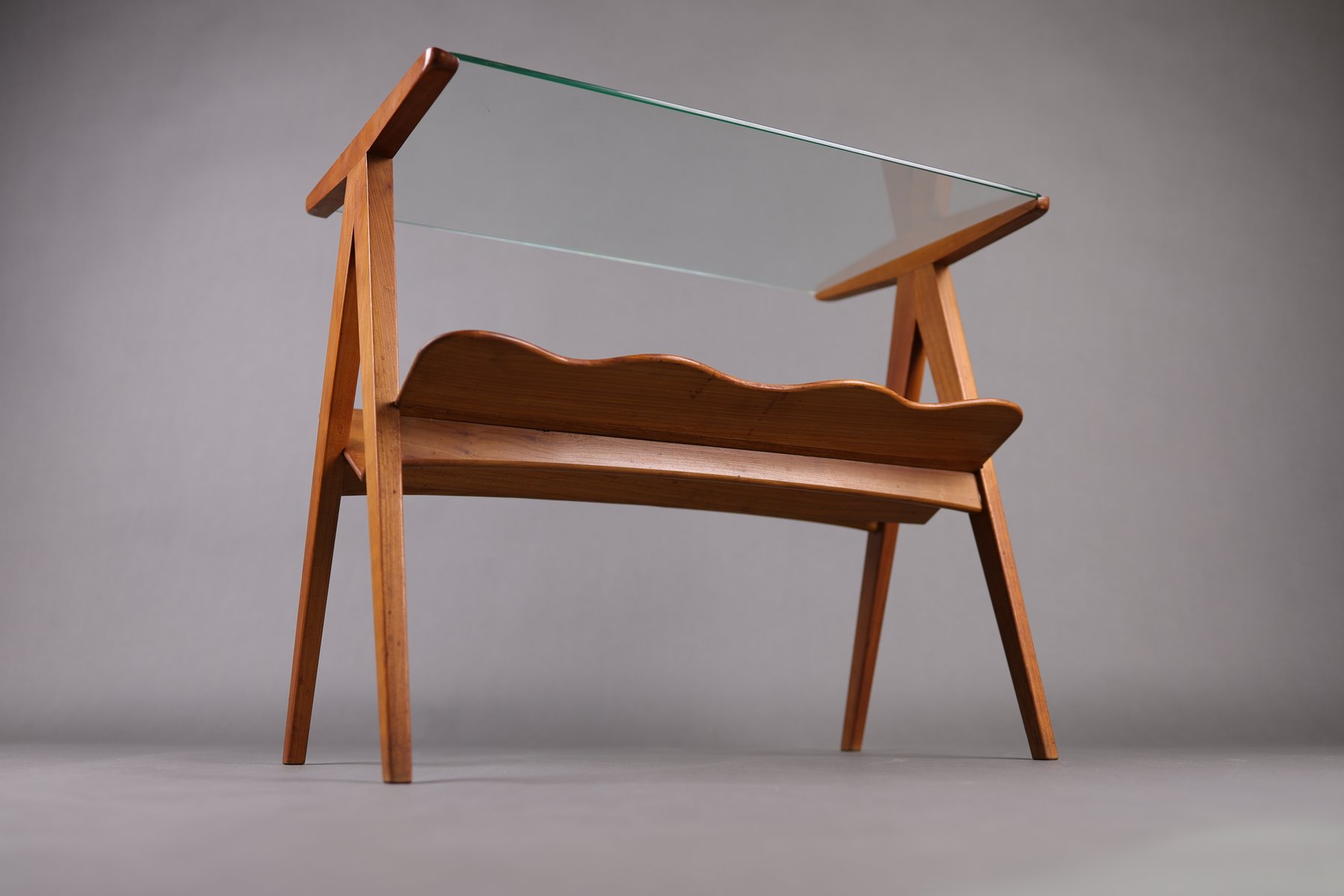 Mid-Century Modern Italian Side Table with Magazine Rack, 1960s for ...