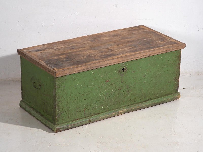 Antique Green Storage Trunk, 1920s for sale at Pamono
