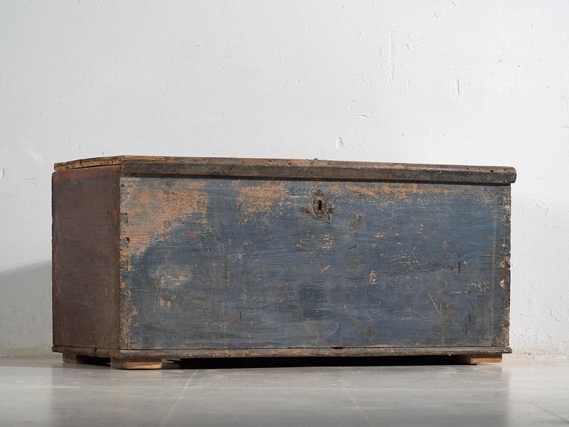 Antique Cobalt Blue Chest, 1920s for sale at Pamono