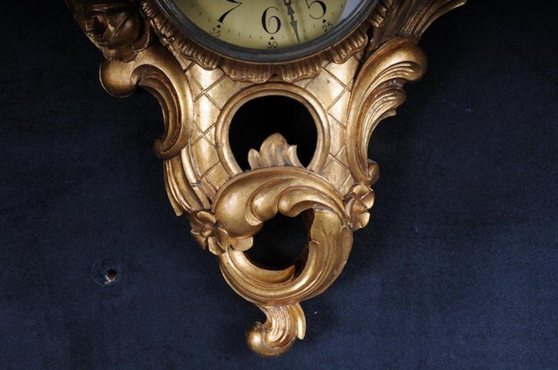 19th Century French Rococo Wall Clock in Gold for sale at Pamono