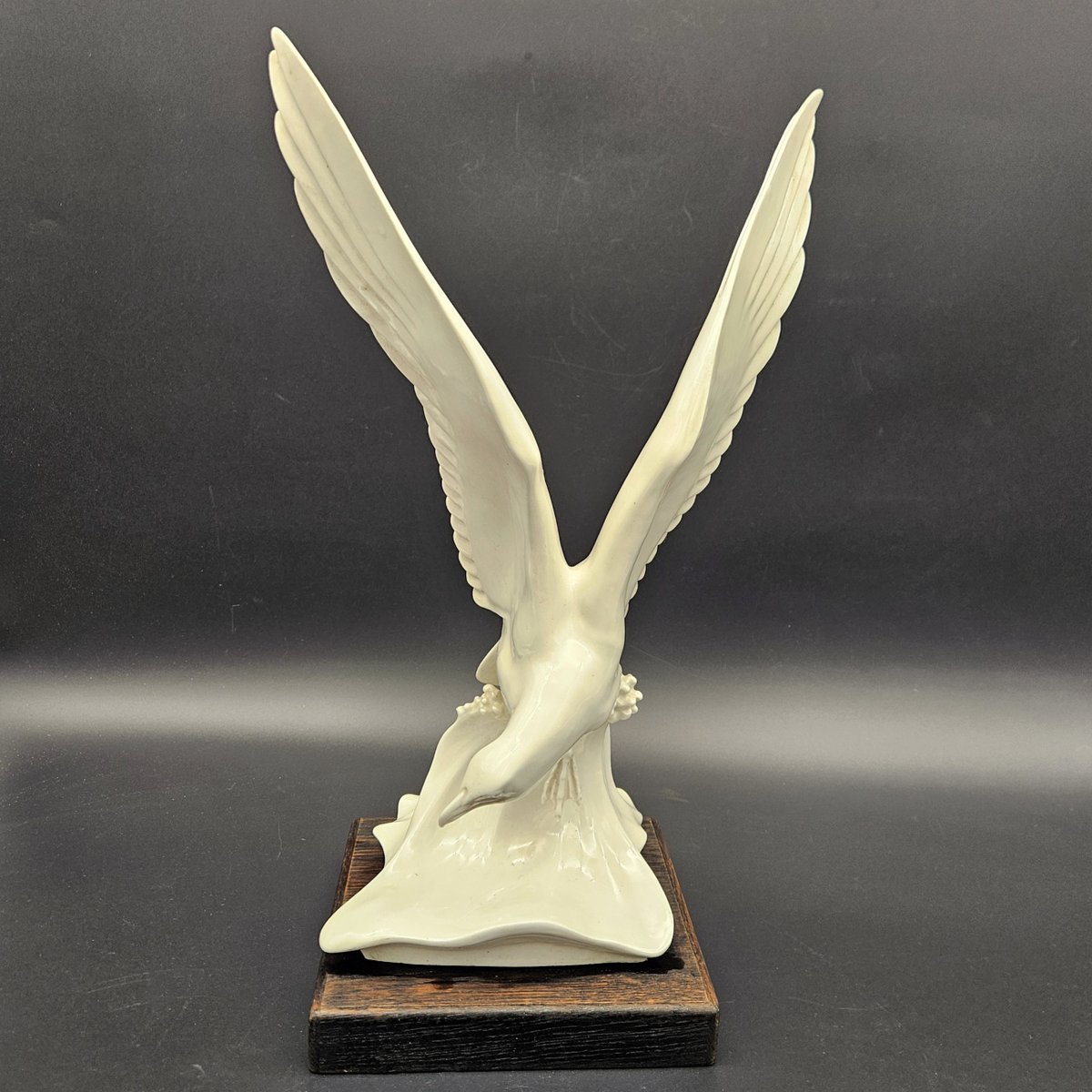 Porcelain Seagull on a Wave by Max Esser for Meissen, 1937 for sale at ...
