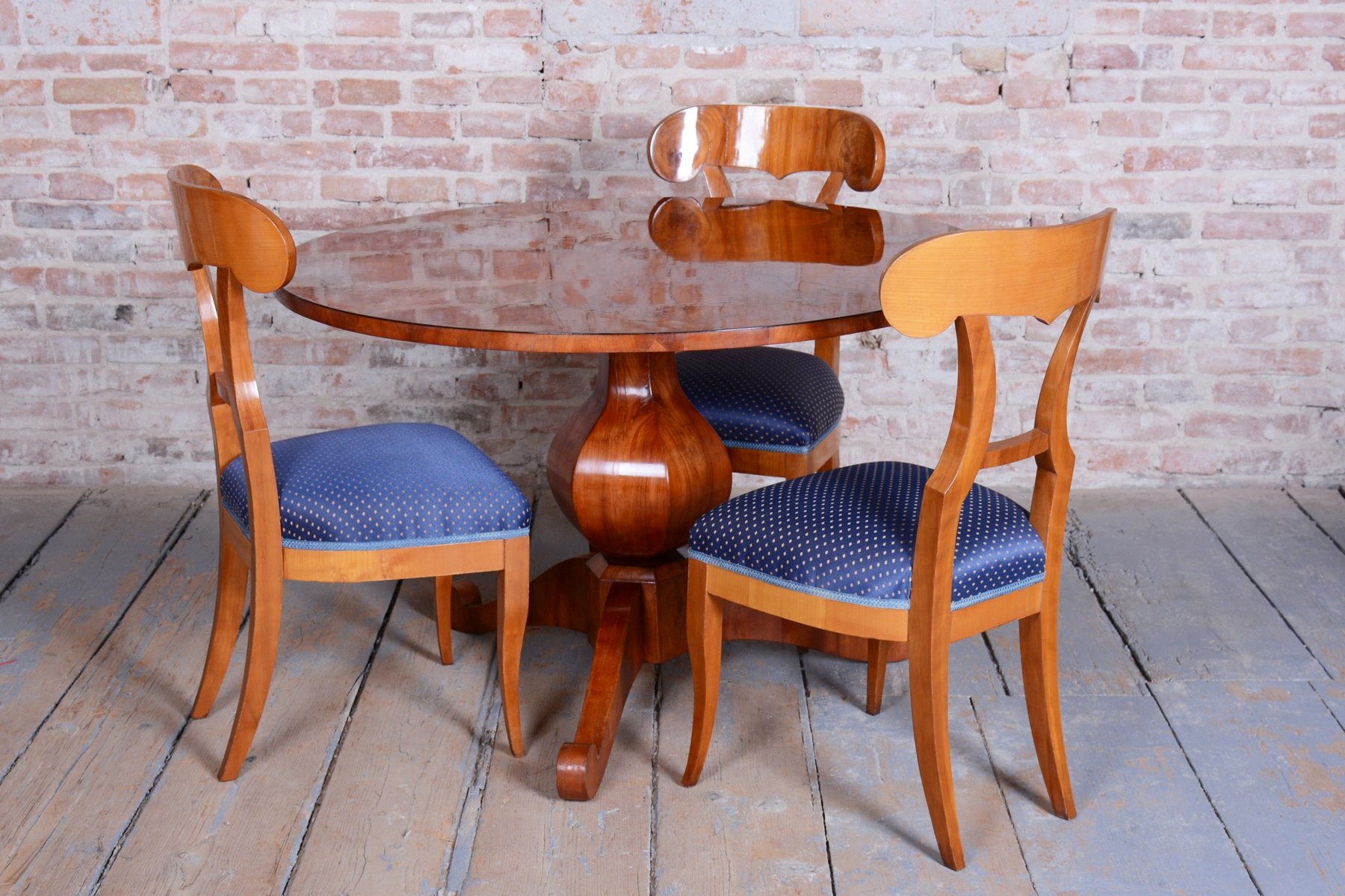 Biedermeier Dining Table in Cherrywood, Austria, 1820s for sale at Pamono