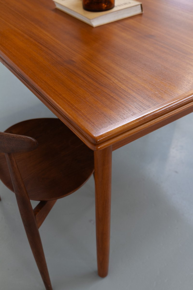 Danish Mid-Century Extendable Teak Dining Table, 1960s for sale at Pamono