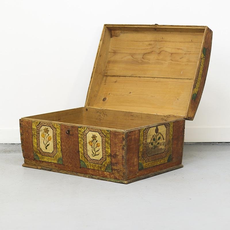 Painted Bridal Chest, Germany for sale at Pamono