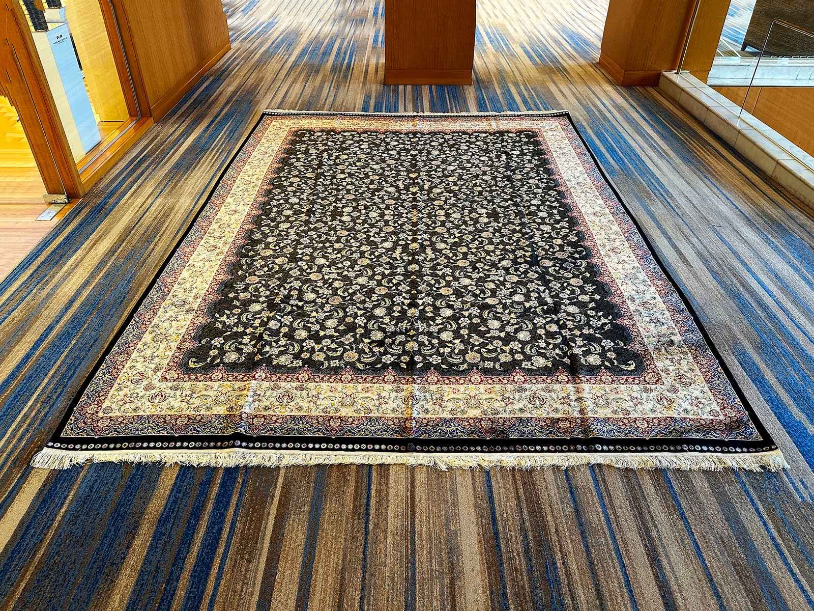Large Turkish Silk Rug for sale at Pamono