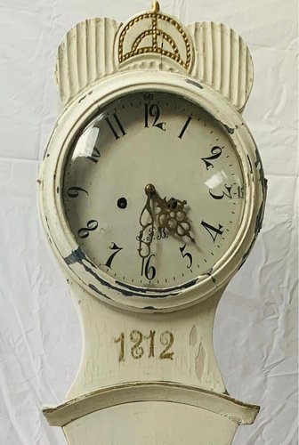Swedish White Mora Clock in Carved Fryksdal, 1812 for sale at Pamono