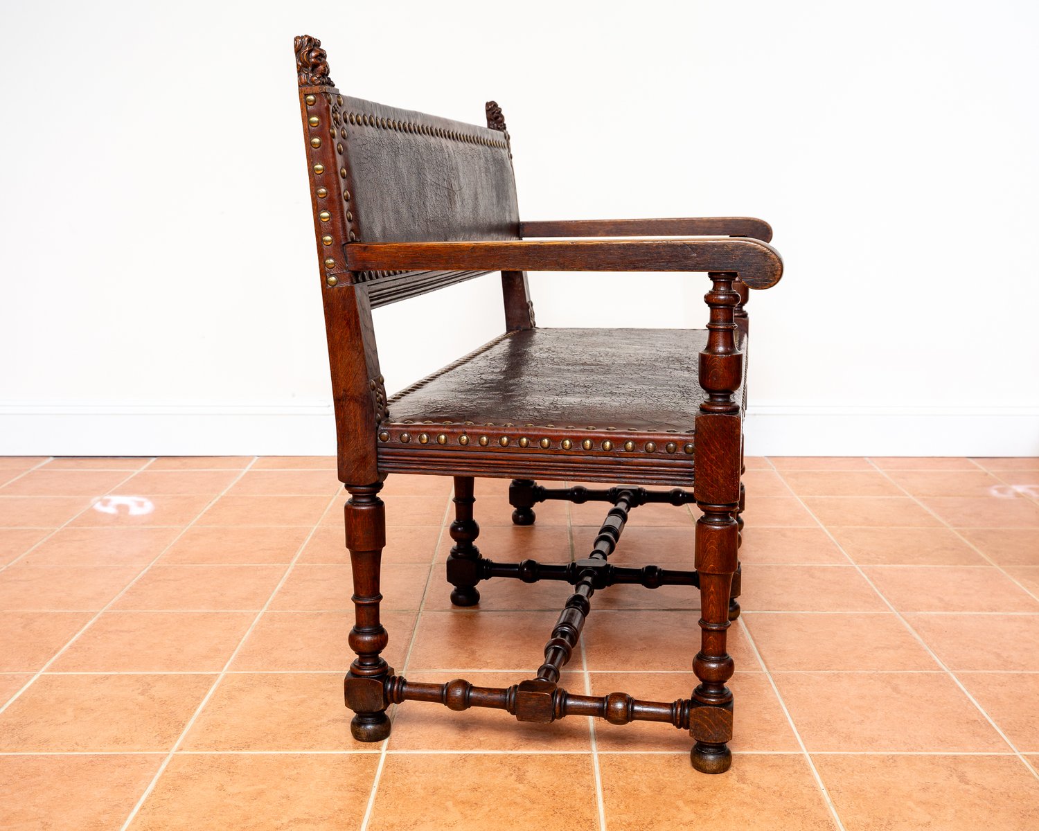 Antique Spanish Colonial Oak Leather Bench, 1890s for sale at Pamono