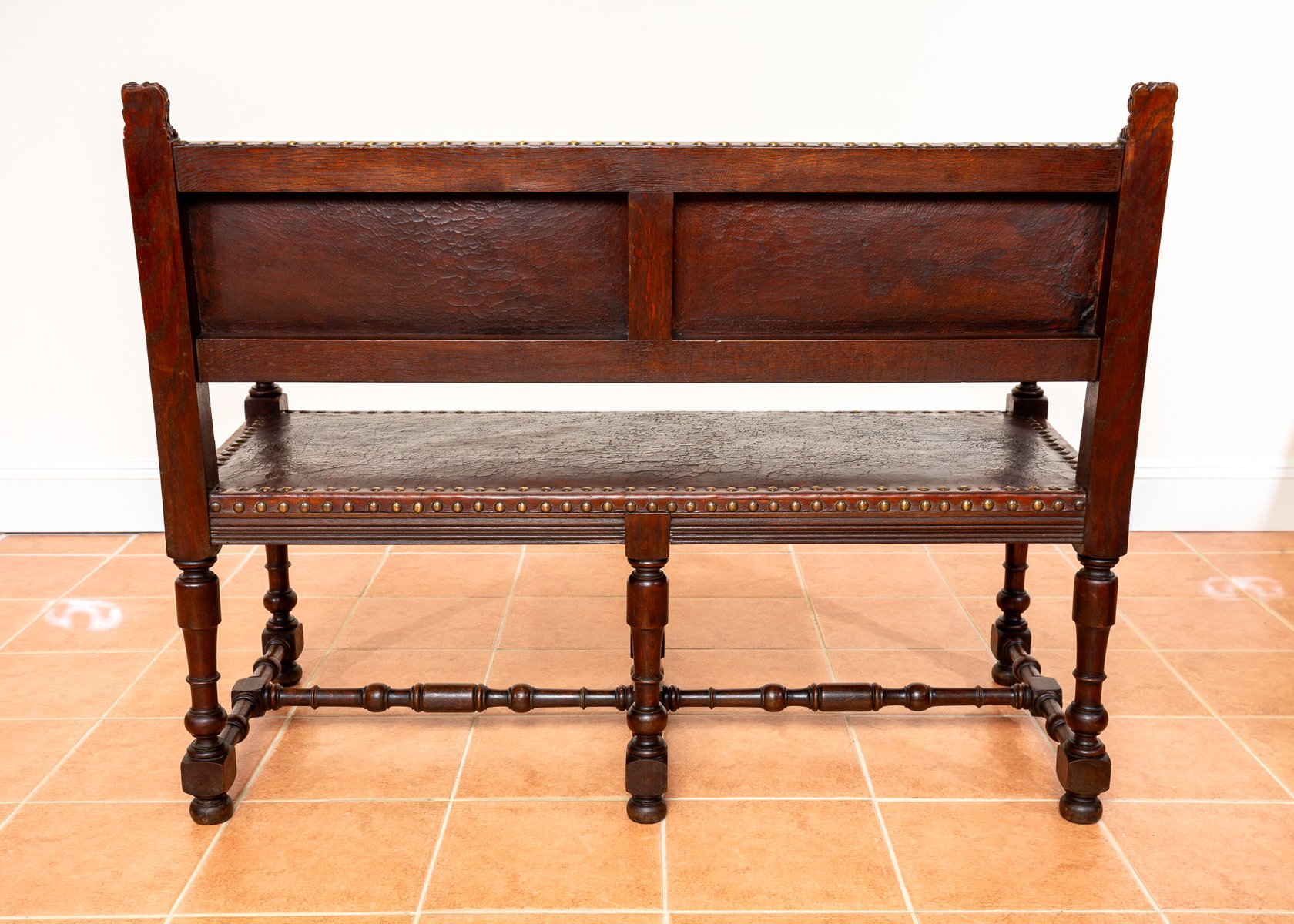 Antique Spanish Colonial Oak Leather Bench, 1890s for sale at Pamono