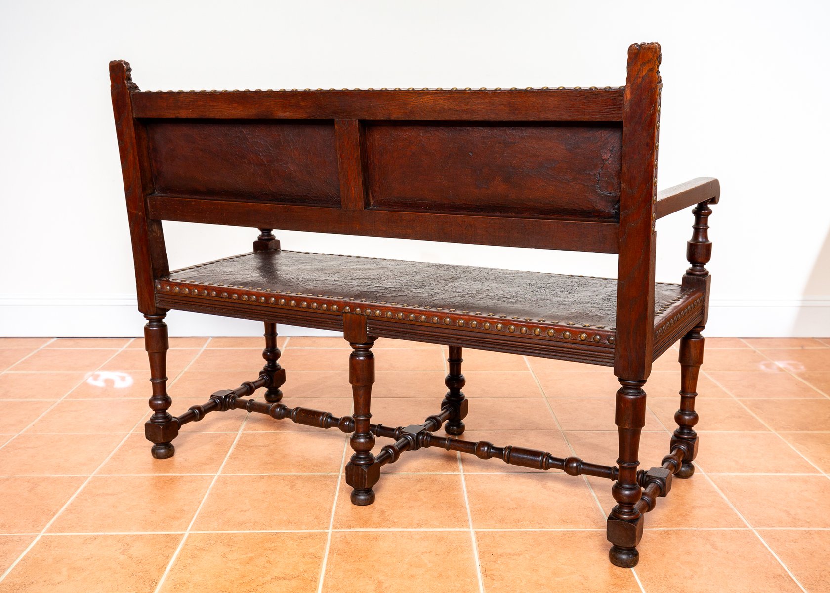 Antique Spanish Colonial Oak Leather Bench, 1890s for sale at Pamono