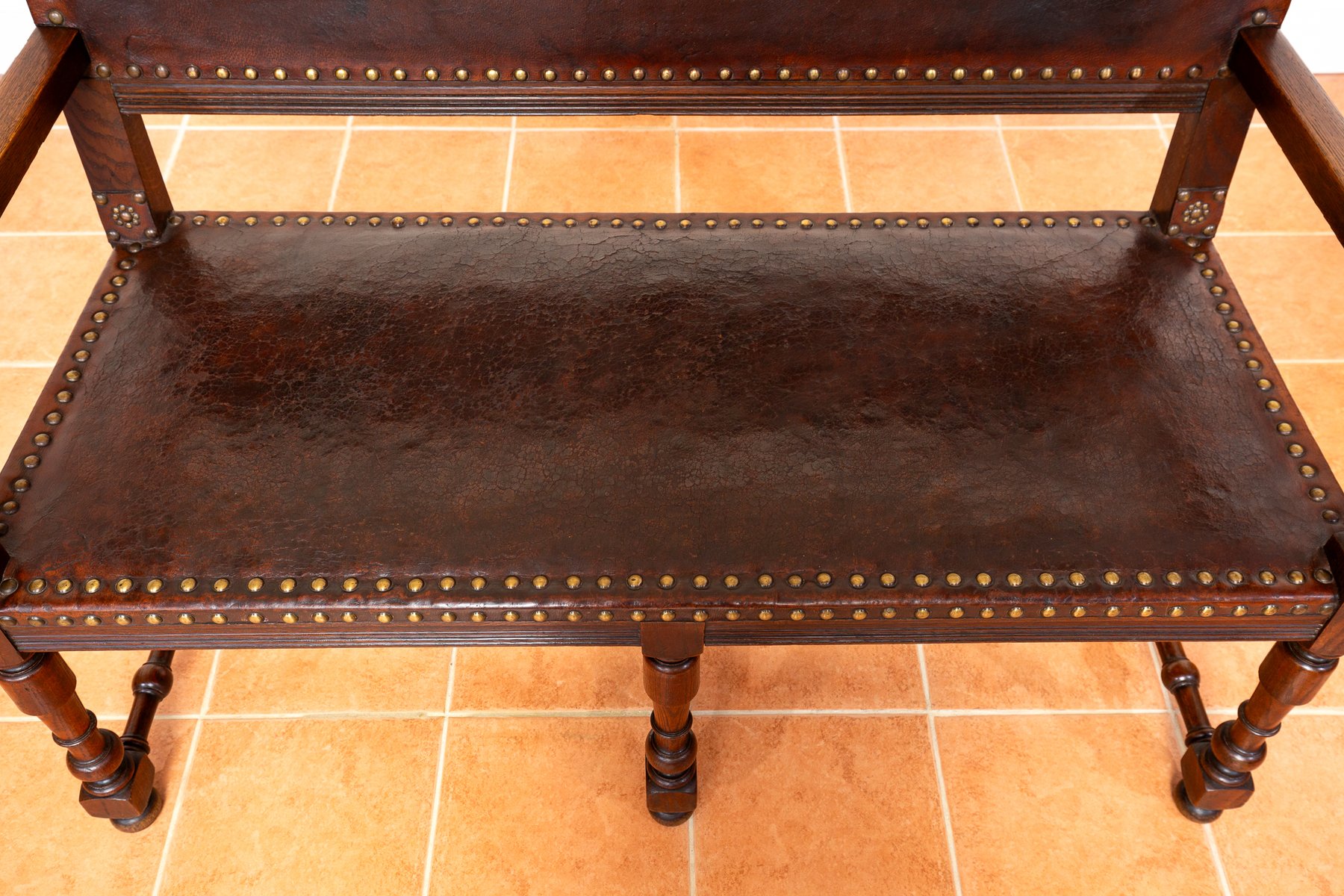 Antique Spanish Colonial Oak Leather Bench, 1890s for sale at Pamono