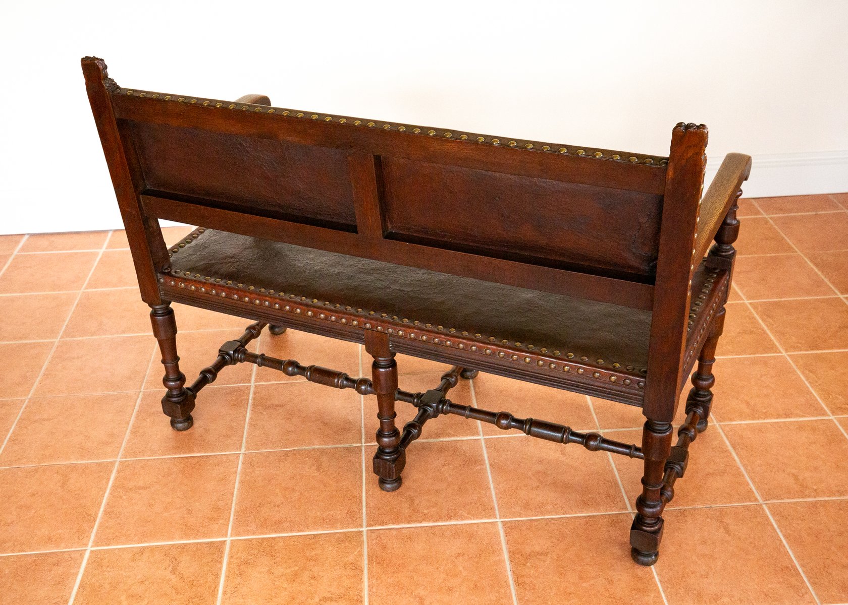 Antique Spanish Colonial Oak Leather Bench, 1890s for sale at Pamono