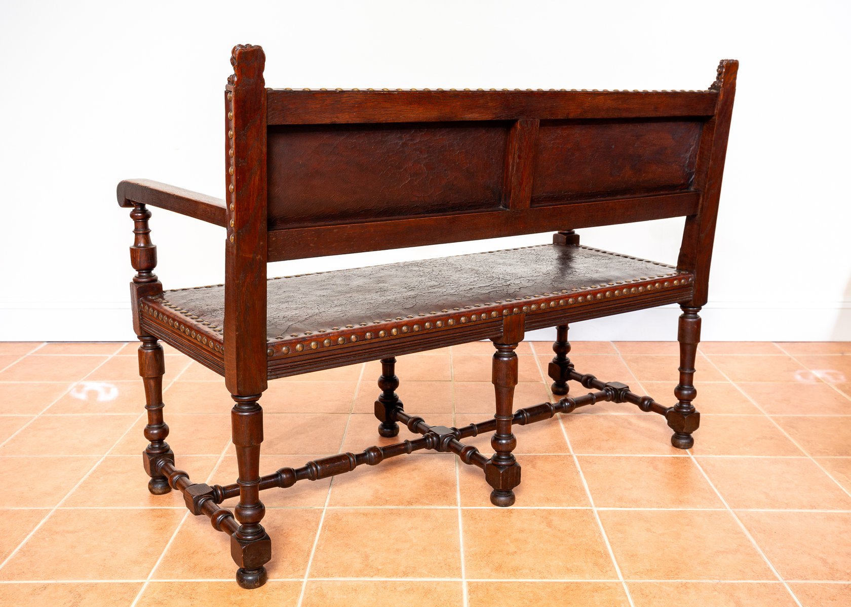 Antique Spanish Colonial Oak Leather Bench, 1890s for sale at Pamono