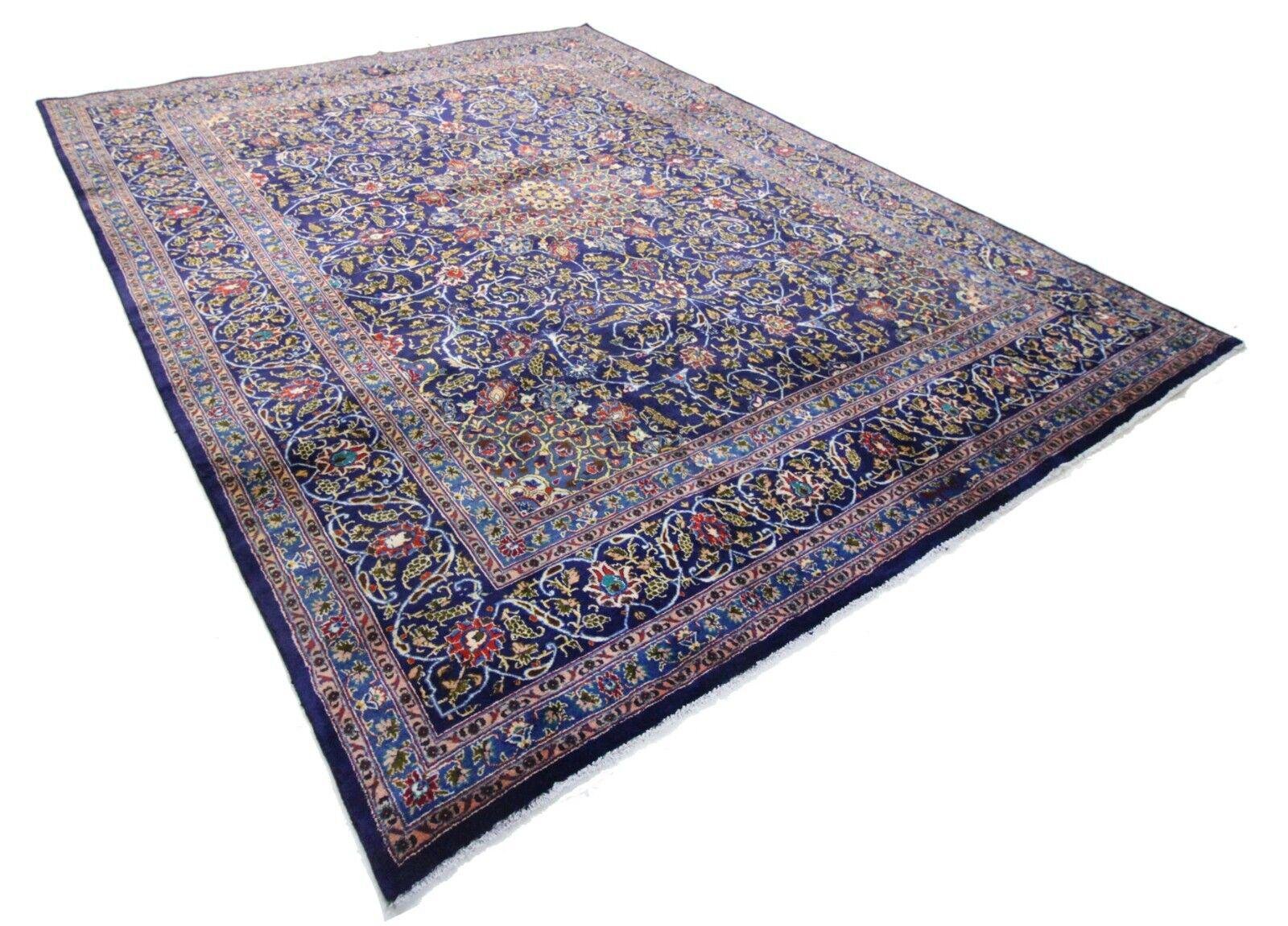Vintage Middle Eastern Rug in Wool for sale at Pamono