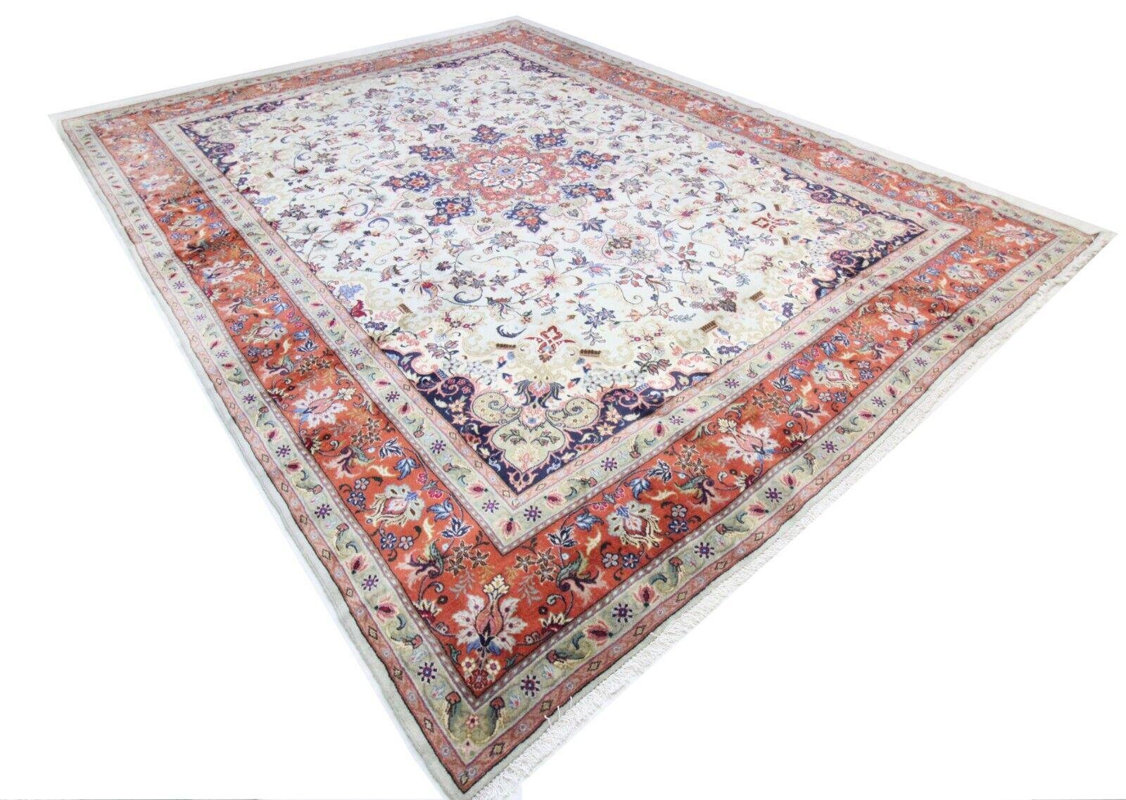 Vintage Middle Eastern Rug in Wool for sale at Pamono